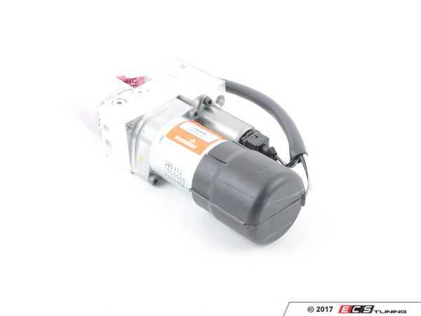 Genuine Mercedes Benz - 1648001848 - PUMP