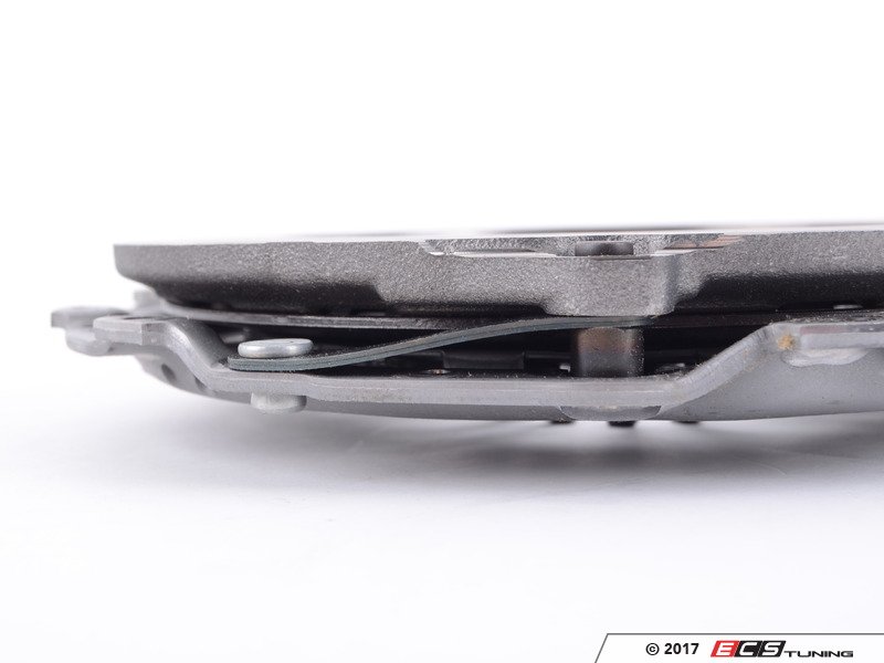 Genuine Volkswagen Audi - 06K141015F - Clutch kit (06K 141 015 F)