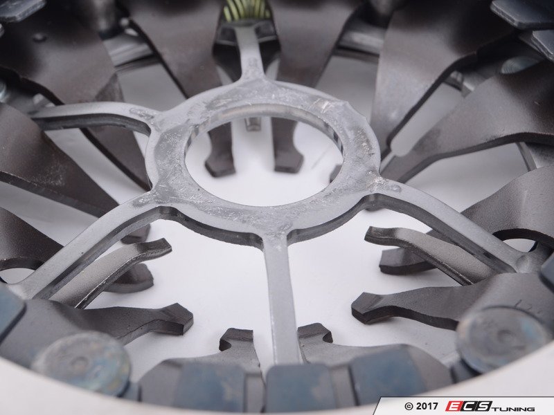 Genuine Volkswagen Audi - 06K141015F - Clutch kit (06K 141 015 F)