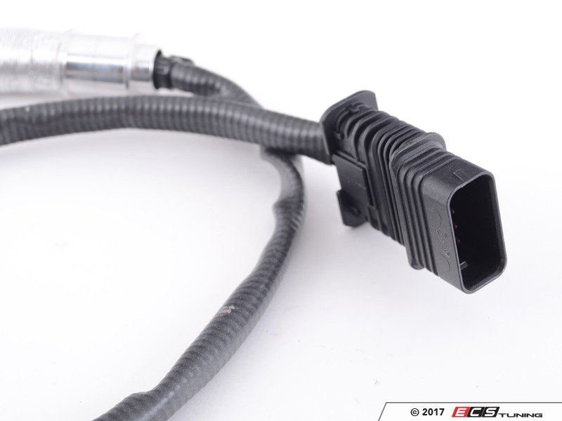 Genuine BMW - 11787589476 - Oxygen sensor - pre cat (11-78-7-589-476)