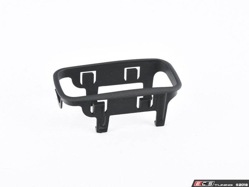 Genuine Mercedes Benz - 46372702599116 - ESCUTCHEON