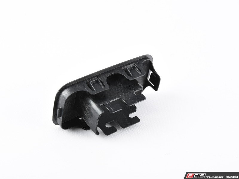 Genuine Mercedes Benz - 46372700599116 - ESCUTCHEON