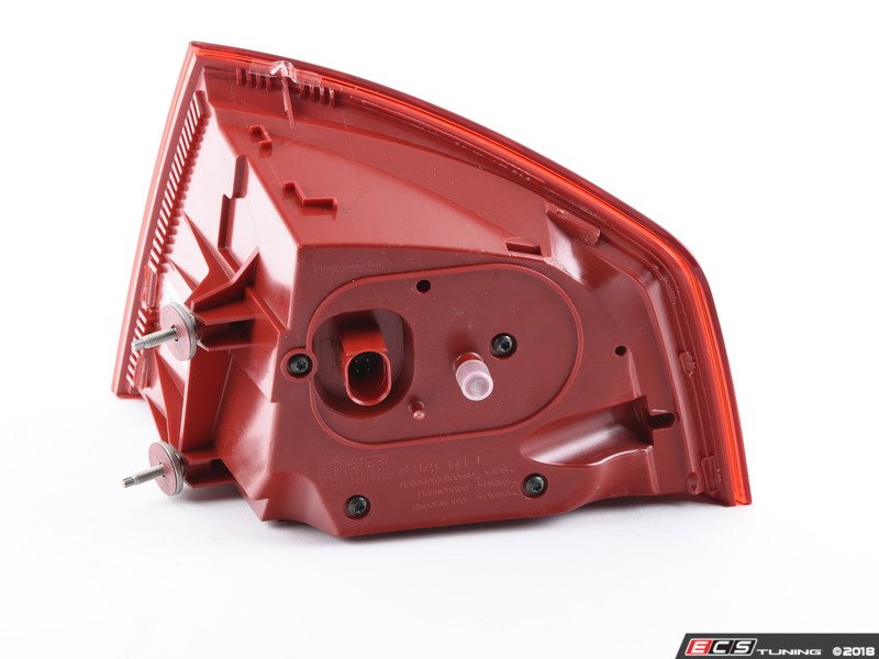 Genuine Volkswagen Audi - 4E0945095J - TAILLIGHT (4E0 945 095 J)