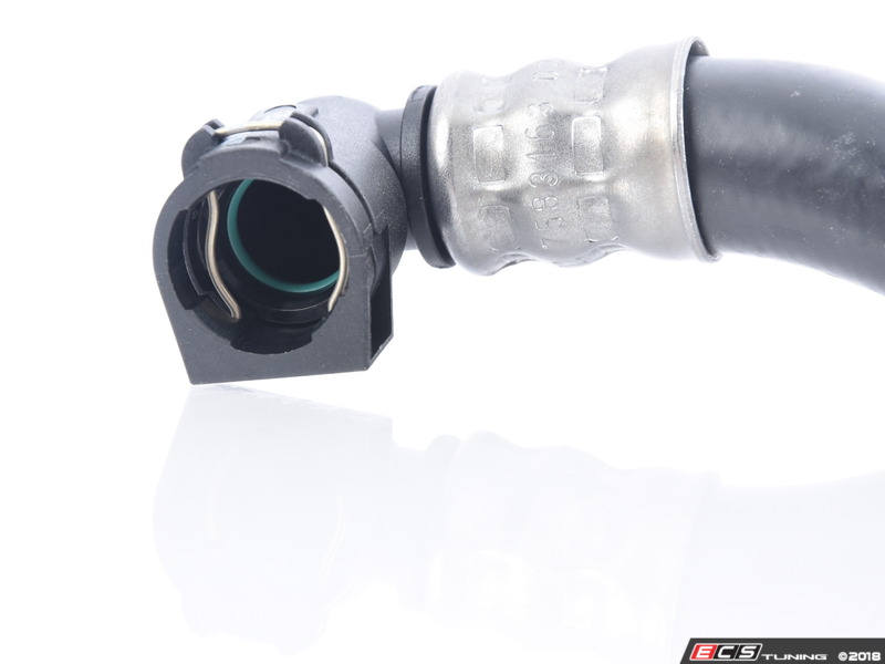 Genuine BMW - 17227583163 - F01 Oil Cooling Pipe Inlet (17-22-7-583-163)