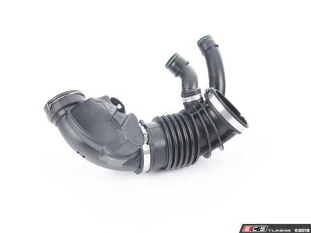 Genuine BMW - 13717643302 - Air Duct (13-71-7-643-302)