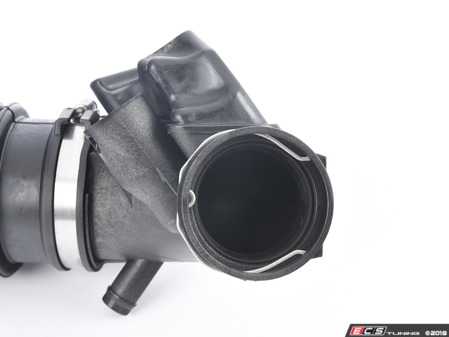 Genuine BMW - 13717643302 - Air Duct (13-71-7-643-302)