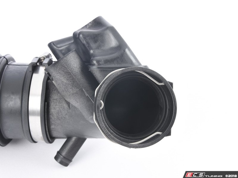 Genuine BMW - 13717643302 - Air Duct (13-71-7-643-302)