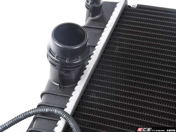 Genuine BMW - 17118672106 - Radiator (17-11-8-672-106)