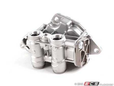 Genuine BMW - 11427573212 - Oil Cooler Thermostat Housing With ...