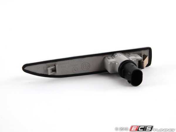 Genuine BMW - 63137164758 - Side marker Light - Right (63-13-7-164-758)