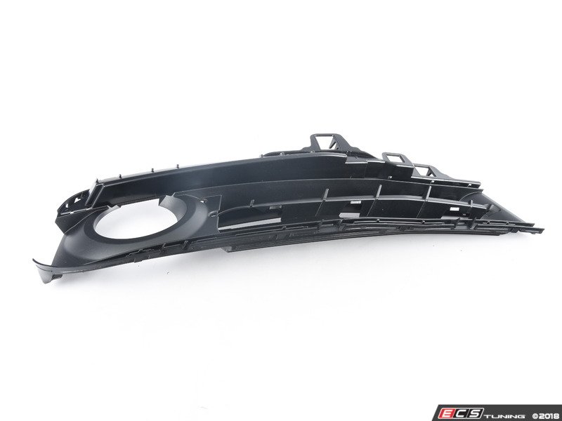 Genuine BMW - 51117396886 - CLOSED GRID, RIGHT (51-11-7-396-886)