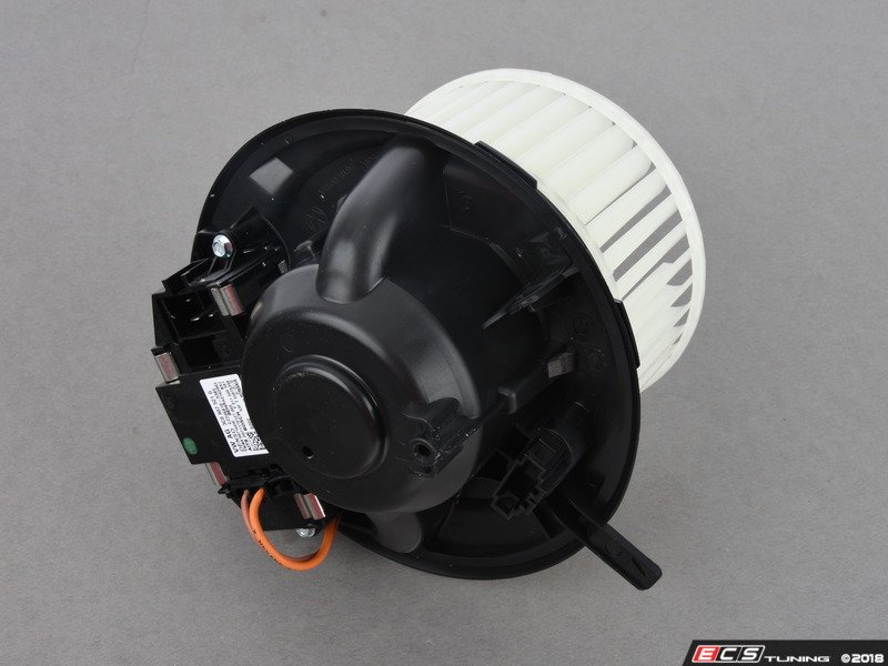Genuine Volkswagen Audi - 561820015E - Blower Motor (561 820 015 E)