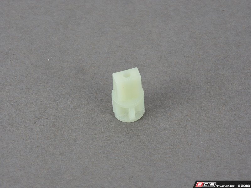 Genuine BMW - 51418267067 - Expanding nut - priced each (51-41-8-267-067)