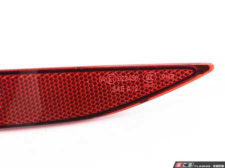 Genuine Volkswagen Audi - 5G0945106B - Rear Bumper Reflector - Right ...