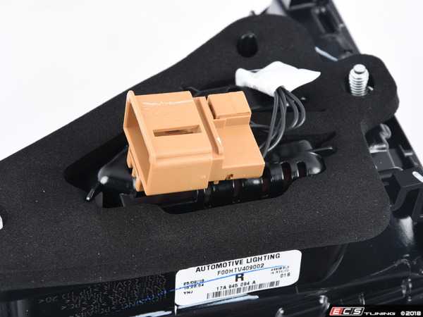 Genuine Volkswagen Audi - 17A945094A - TAIL LIGHT (17A 945 094 A)