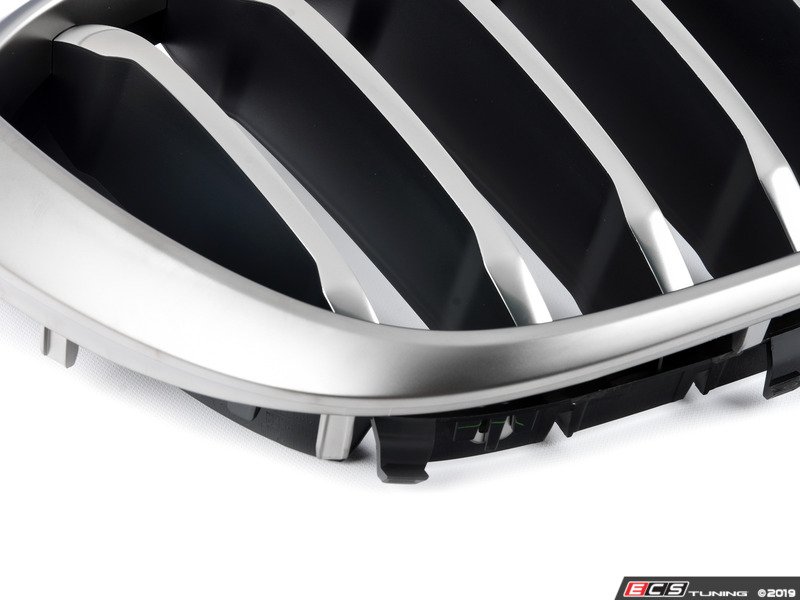 Genuine BMW - 51137464922 - Grille - Front - Right (51-13-7-464-922)