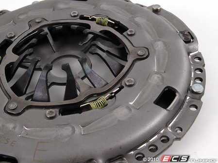 Genuine Volkswagen Audi - 03L141015P - Clutch Kit (03L 141 015 P)