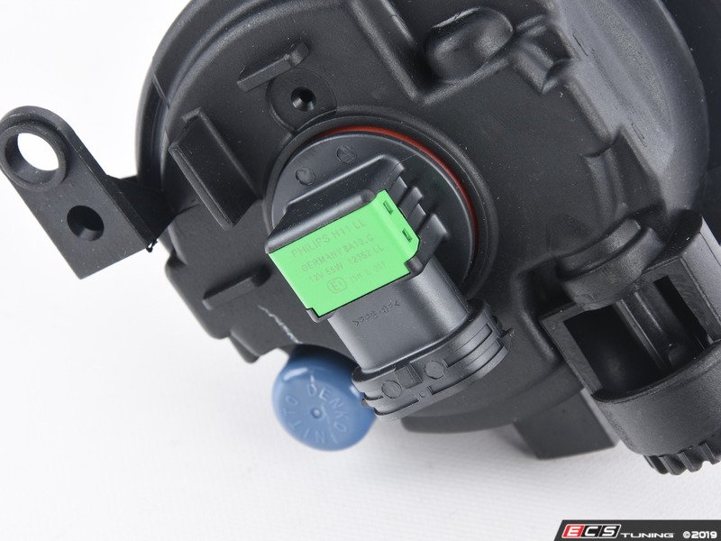 Genuine Volkswagen Audi - 3D0941699C - Fog Light - Left (3D0 941 699 C)