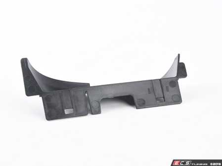 Genuine BMW - 51747324140 - Radiator Air Duct Grille - Right (51-74-7 ...