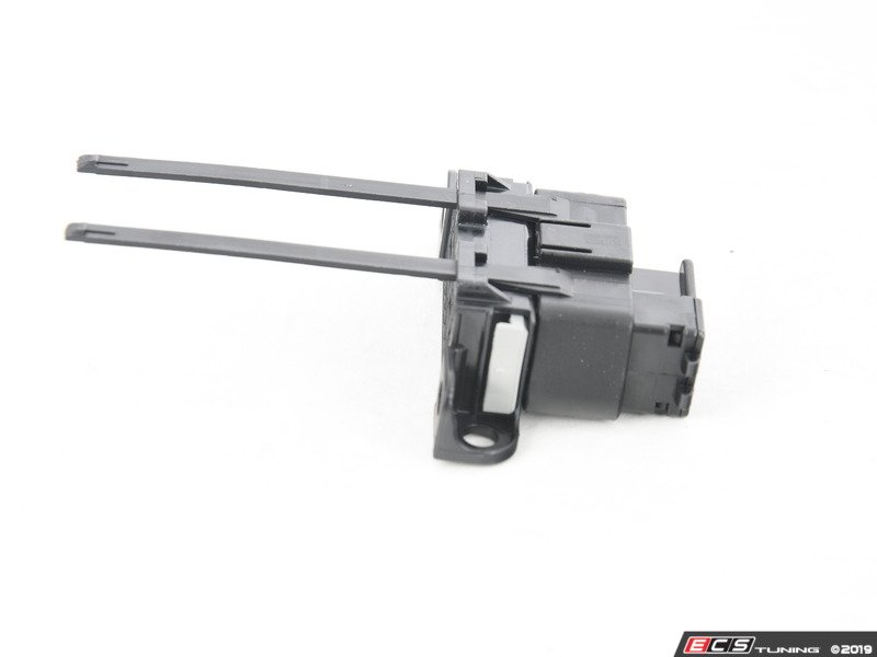 Genuine BMW - 61136931948 - SOCKET HOUSING (61-13-6-931-948)