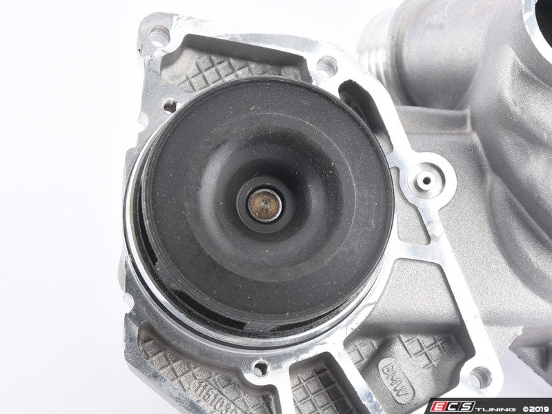 Genuine BMW - 11510393339 - E38 Remanufactured Water Pump Assembly (11 ...