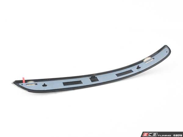 Genuine BMW - 51128099326 - RIGHT REAR MOULDING (51-12-8-099-326)