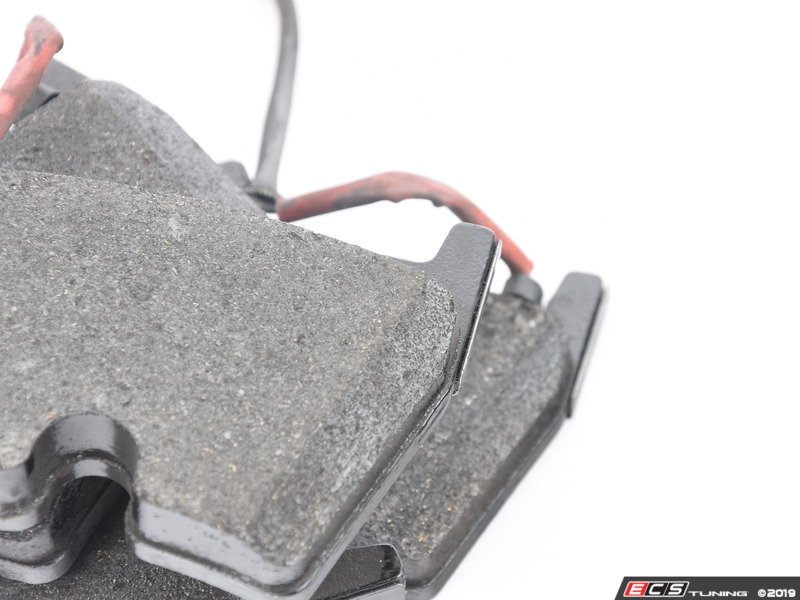 Genuine Volkswagen Audi - 8V0698151L - Front Brake Pad Set (8V0 698 151 L)