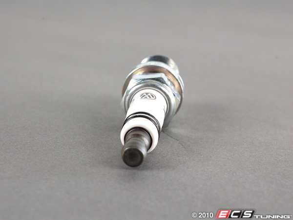Genuine Volkswagen Audi - 101000035HJ - Spark Plug - NGK BKR6EKUB (7969 ...