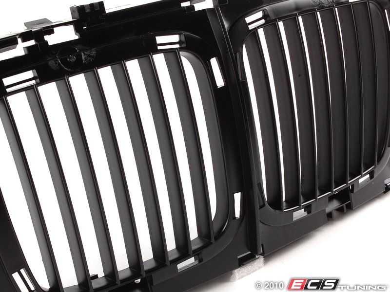 Genuine BMW - 51131973825 - E34 Center Kidney Grille (51-13-1-973-825)