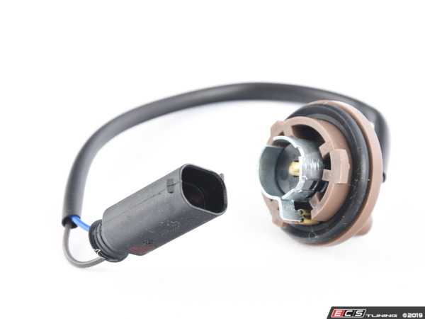 Genuine BMW - 63122493724 - LAMP SOCKET (63-12-2-493-724)