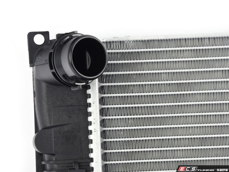 Genuine BMW - 17117600511 - Genuine BMW Radiator (17-11-7-600-511)