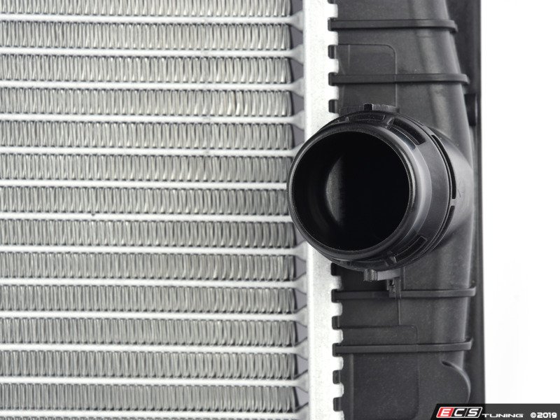 Genuine BMW - 17117600511 - Genuine BMW Radiator (17-11-7-600-511)