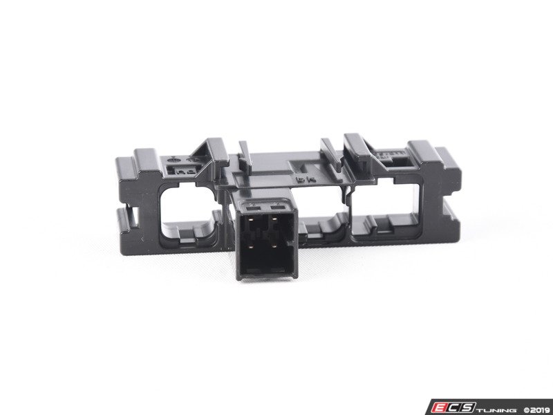 Genuine Mercedes Benz - 0465456628 - PLUG