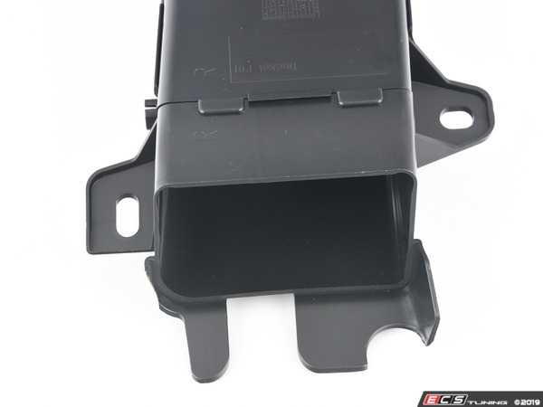 Genuine BMW - 51747184156 - F01 Air Duct Brake - Right (51-74-7-184-156)