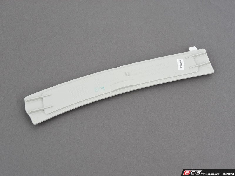 Genuine BMW - 63147199627 - SIDE MARKER REFLECTO (63-14-7-199-627)