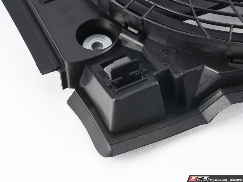 URO - 64546988913 - E46 Auxiliary Pusher Fan Assembly - With Frame