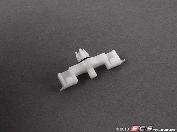Genuine Volkswagen Audi - 7L0853547A - Lower door molding clip - Priced ...