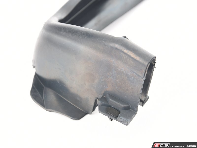 Genuine BMW - 51767300564 - FRONT RIGHT FENDER SEALING (51-76-7-300-564)