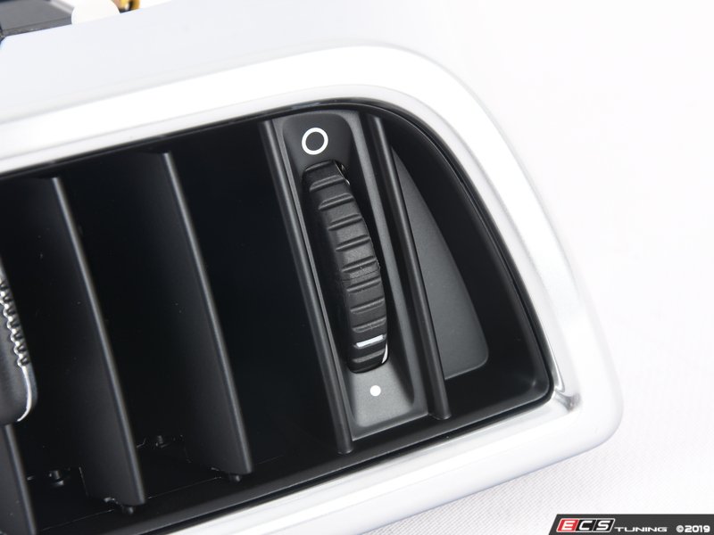 Genuine Porsche - 95855272804G0B - CENTRE NOZZLE RIGHT