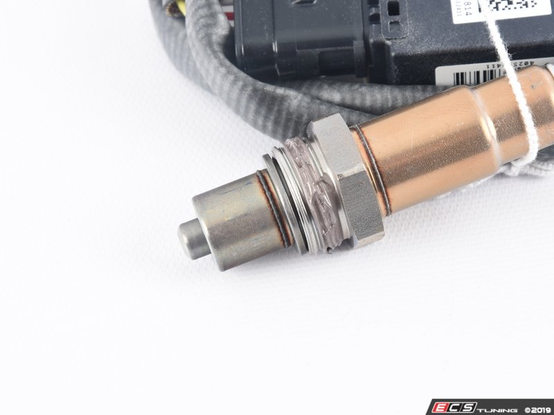 Genuine BMW - 13628582025 - Genuine BMW Exhaust Sensor (13-62-8-582-025)