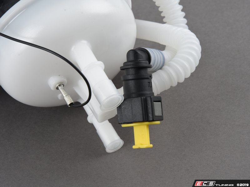 Hamburg Tech - 95562084100 - Fuel Filter Assembly