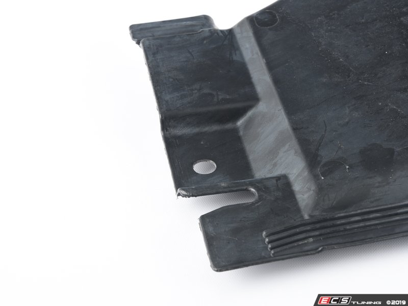 Genuine Mercedes Benz - 1765200023 - COVER F ENGINE COMP. BM