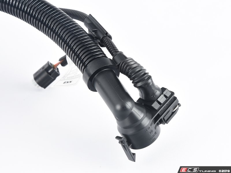Genuine BMW - 13718574783 - FILTERED AIR PIPE (13-71-8-574-783)