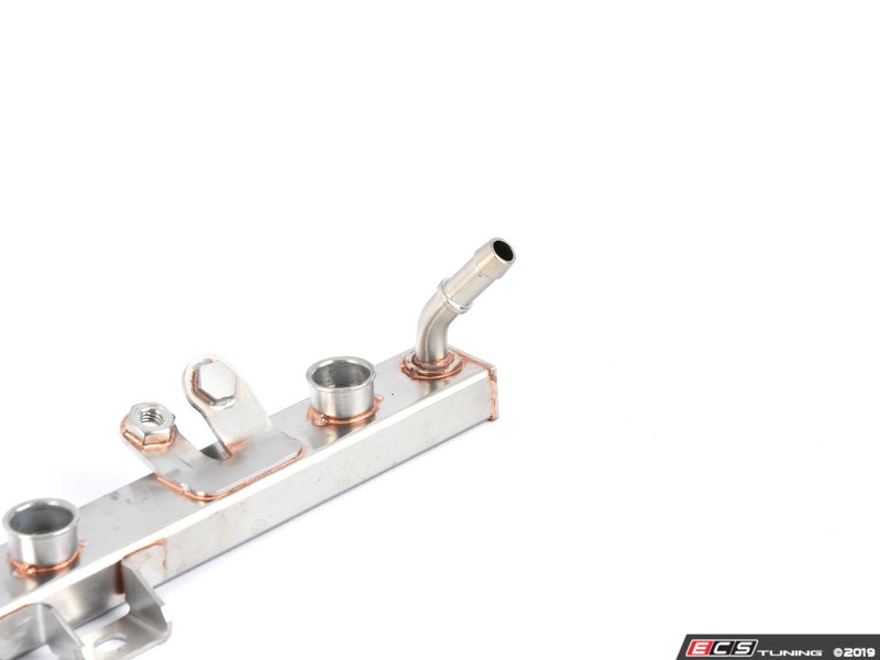 Genuine BMW - 13531748583 - FUEL RAIL (13-53-1-748-583)