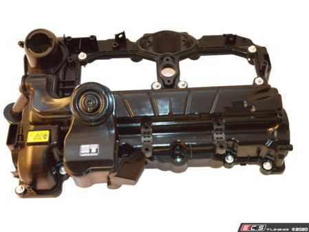 Hamburg Tech - 11127588412 - Valve Cover - with PCV Valve
