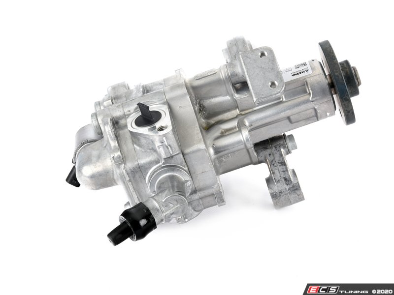 Genuine BMW - 32416796493 - Power Steering Pump (32-41-6-796-493)