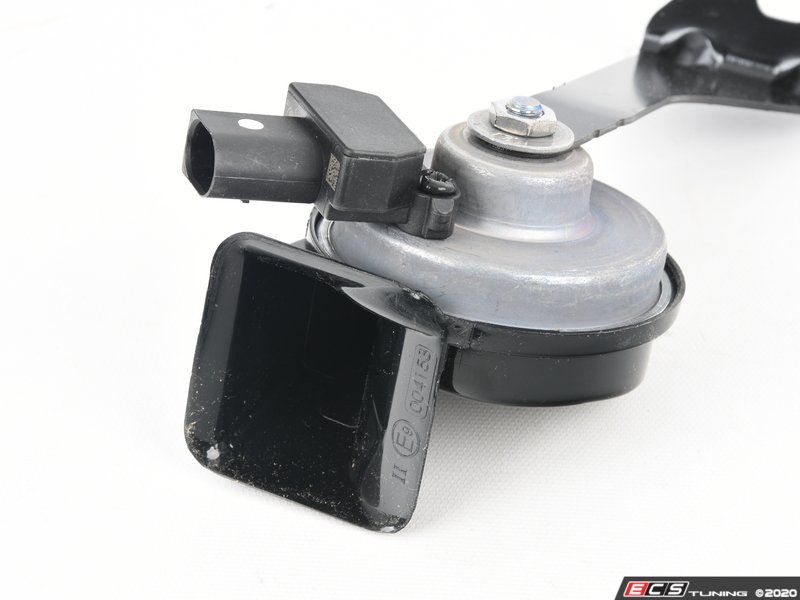 Genuine Porsche - 97063502102 - FANFARE