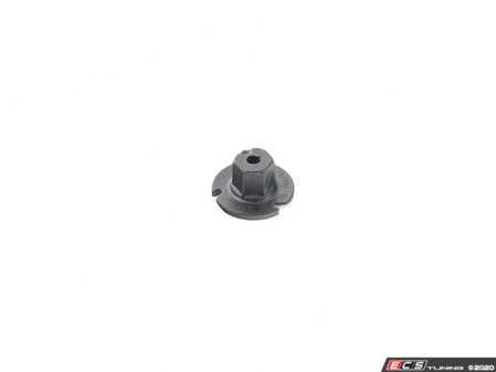 Genuine Mercedes Benz - 0009904662 - PLASTIC NUT