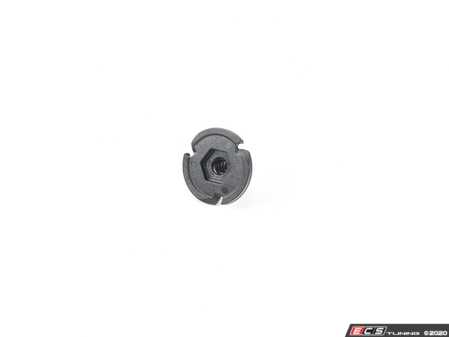 Genuine Mercedes Benz - 0009904662 - PLASTIC NUT