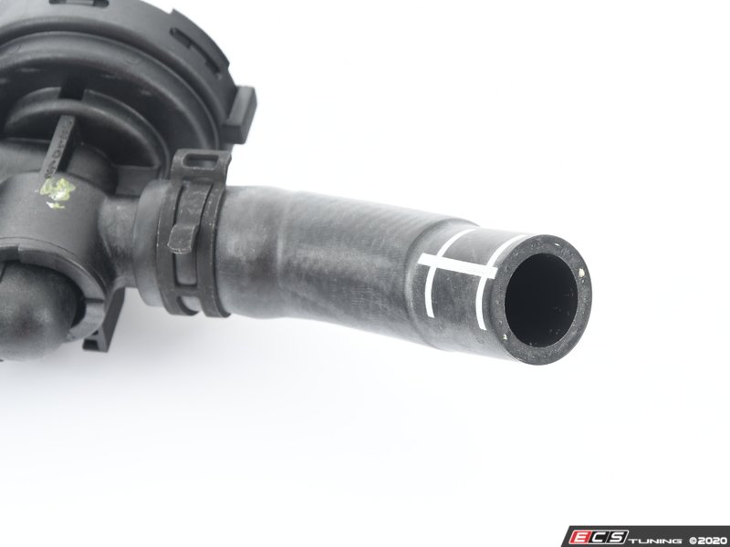 Genuine Volkswagen Audi - 7P0122073B - Coolant Hose With Valve (7P0 122 ...